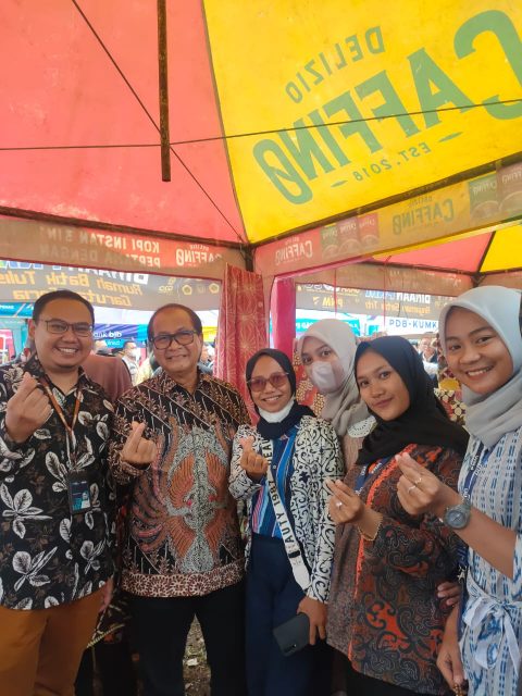 Ratusan UMKM Meriahkan Limbangan Expo UMKM 2022 - Warta Garut